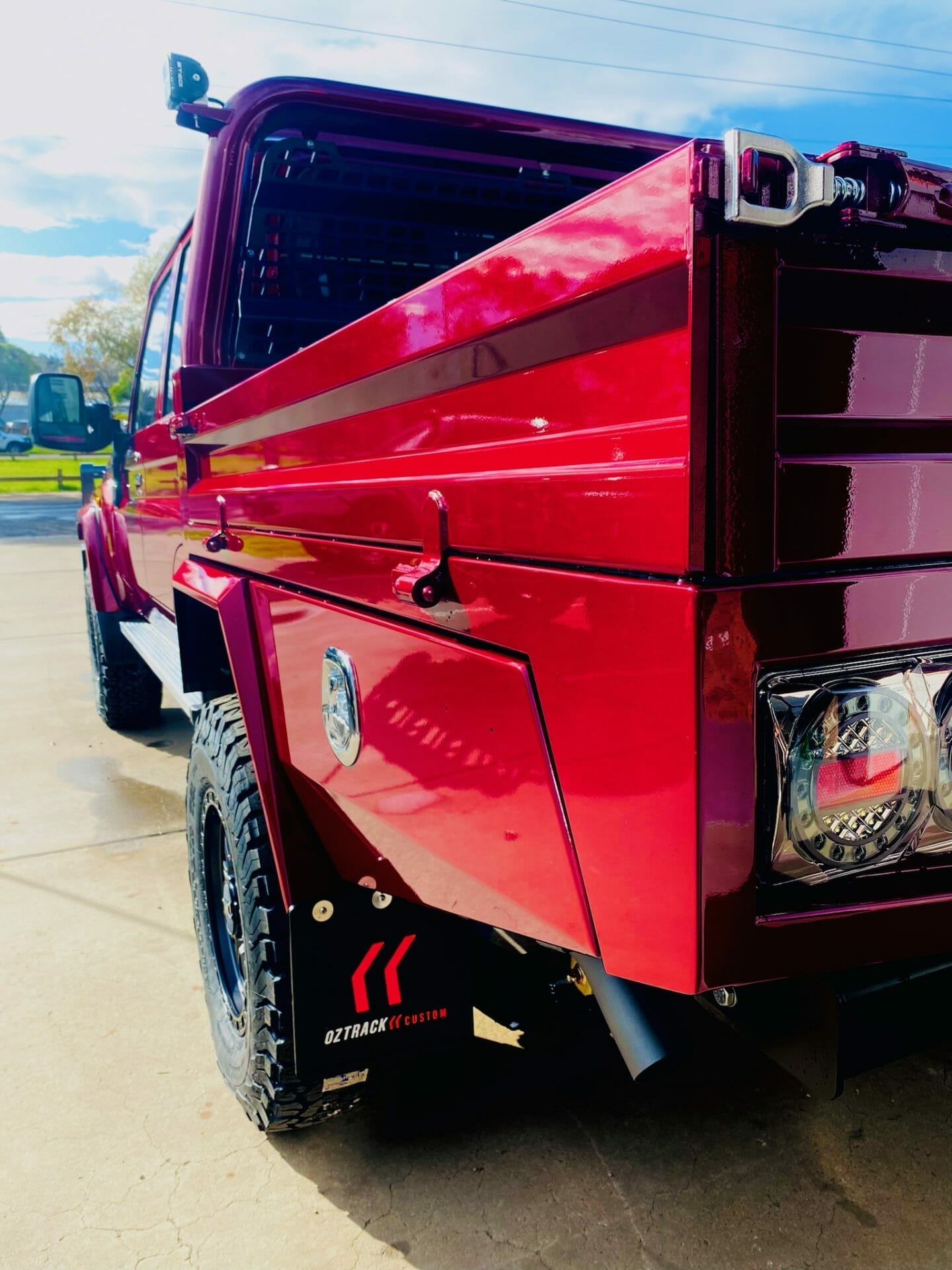 "2022 MERLOT LC79" - Oztrack Custom // Bespoke off-road canopies and builds